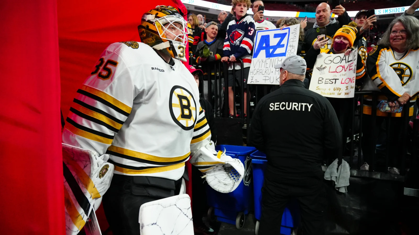 "Linus Ullmark Reflects on Bond with Bruins Fans After Un...